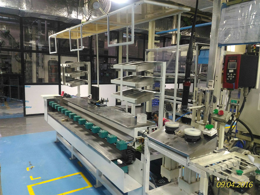 Conveyors & Material Handling Systems – Phinix Automation